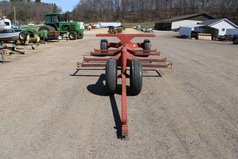 H & S steel round bale wagon - Lee Real Estate & Auction Service