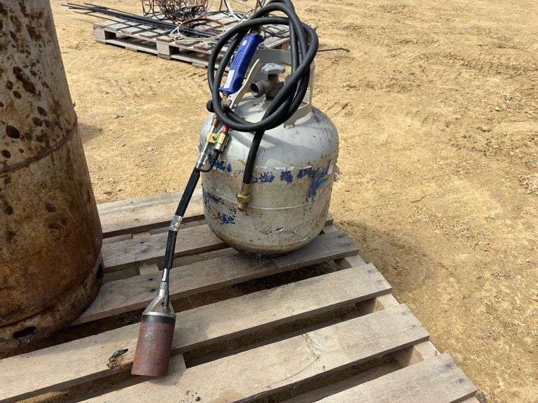 20lb LP Tank w/ Sand Torch - Lee Real Estate & Auction Service