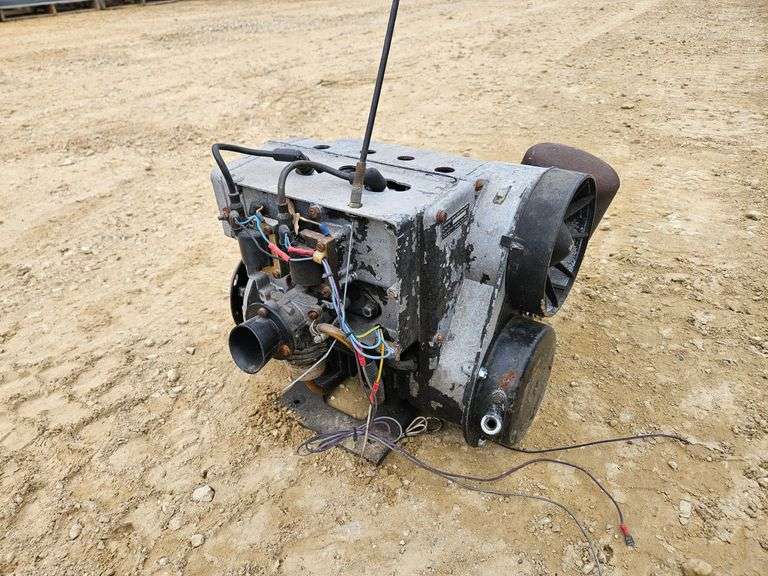 400 - Snowmobile Engine - Lee Real Estate & Auction Service