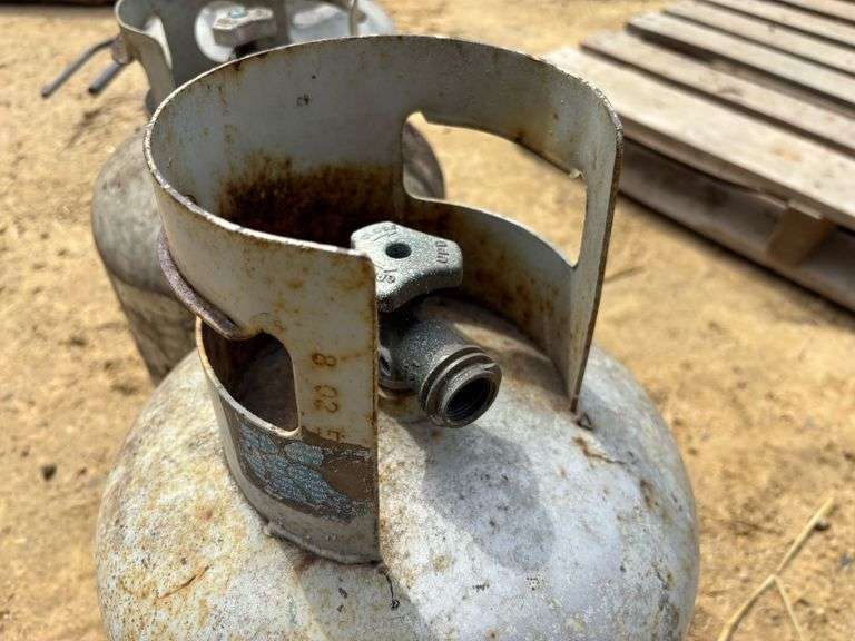 (3) 20lb LP Tanks - Lee Real Estate & Auction Service