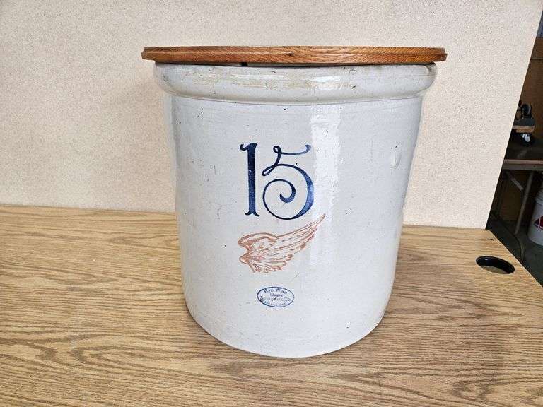 15-gal. RW Crock - Lee Real Estate & Auction Service