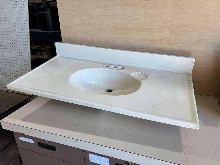 Vanity Top - Lee Real Estate & Auction Service