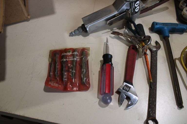 Box of misc. hand tools - Lee Real Estate & Auction Service