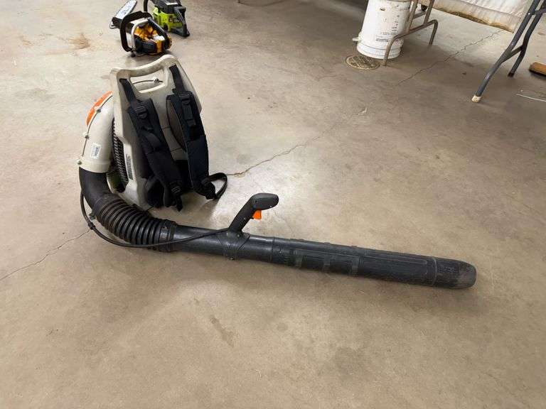 Stihl BR600 Backpack Blower - Lee Real Estate & Auction Service