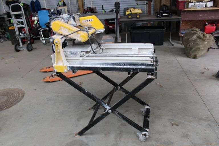 Professional elec. tile saw - Lee Real Estate & Auction Service