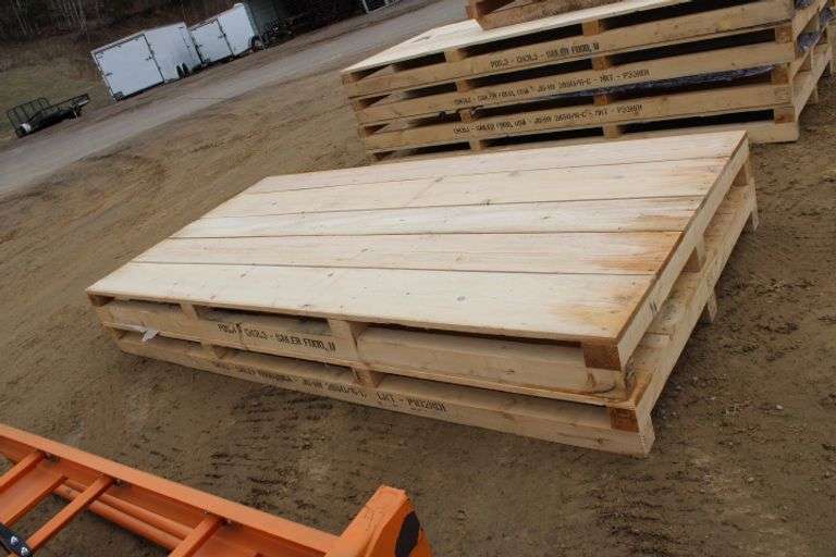 2 HD wooden pallets - Lee Real Estate & Auction Service