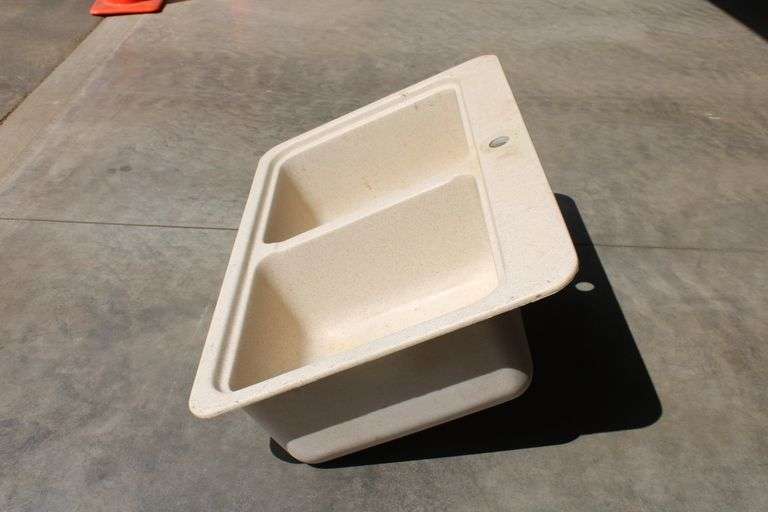 Composite drop in double kitchen sink - Lee Real Estate & Auction Service