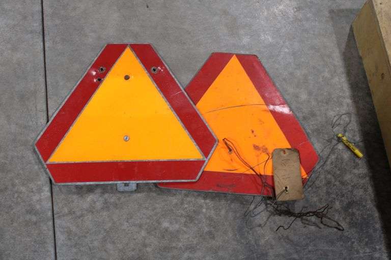 2 SMV signs - Lee Real Estate & Auction Service