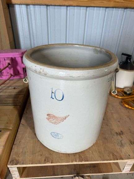 10 Gal Redwing Crock - Lee Real Estate & Auction Service