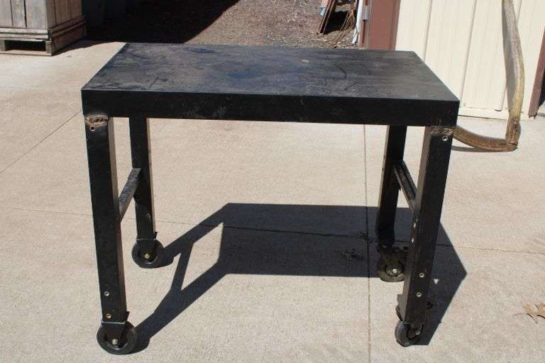Metal rolling shop cart / table - Lee Real Estate & Auction Service