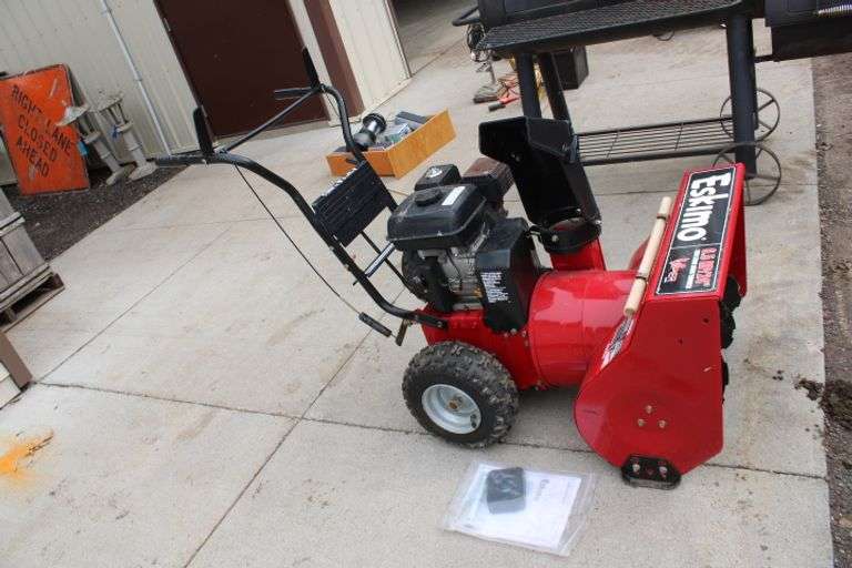 Eskimo snow blower - Lee Real Estate & Auction Service