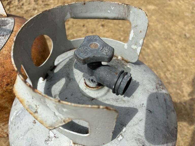 (3) 20lb LP Tanks - Lee Real Estate & Auction Service