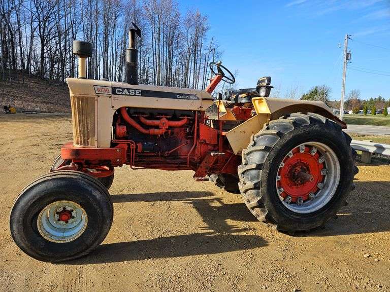 Case 1030 diesel Tractor - Lee Real Estate & Auction Service