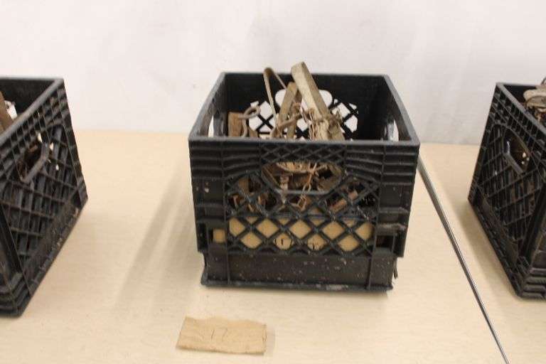 Crate of 17 conibear traps - Lee Real Estate & Auction Service