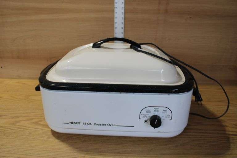 Nesco 18 qt. elec. roaster oven - Lee Real Estate & Auction Service