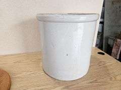 15-gal. RW Crock - Lee Real Estate & Auction Service
