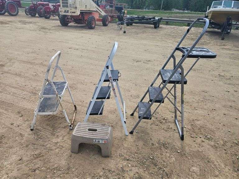 Step Ladders & Stool - Lee Real Estate & Auction Service