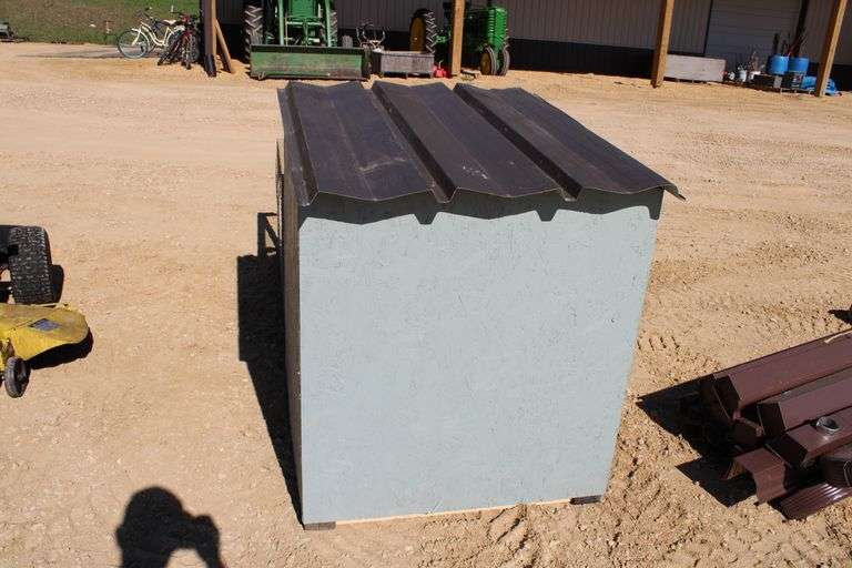 Home made chicken coop - Lee Real Estate & Auction Service