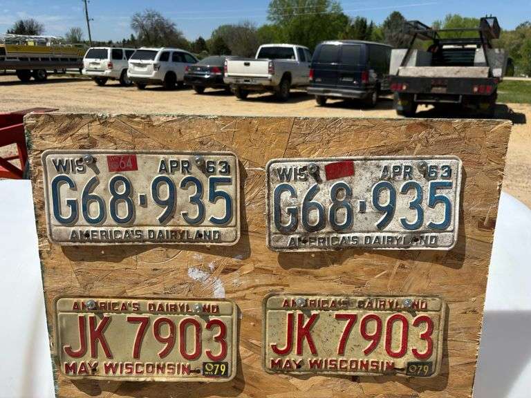 License Plate Display - Lee Real Estate & Auction Service