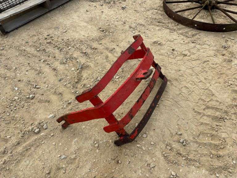 Ford Tractor Grill - Lee Real Estate & Auction Service