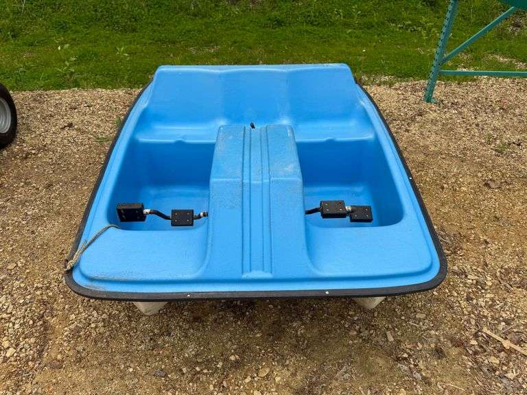 Mini Mac 2 Person Paddle Boat - Lee Real Estate & Auction Service