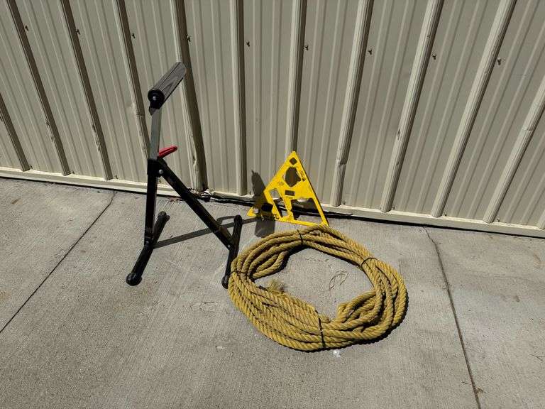Material Roller Stand, Vise & Rope - Lee Real Estate & Auction Service