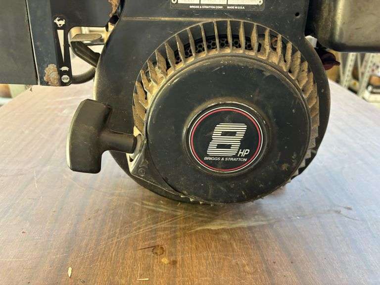 8hp Briggs & Stratton Engine - Lee Real Estate & Auction Service