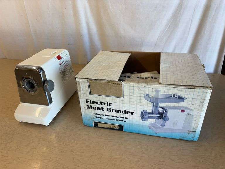 Elect. Meat Grinder - Lee Real Estate & Auction Service