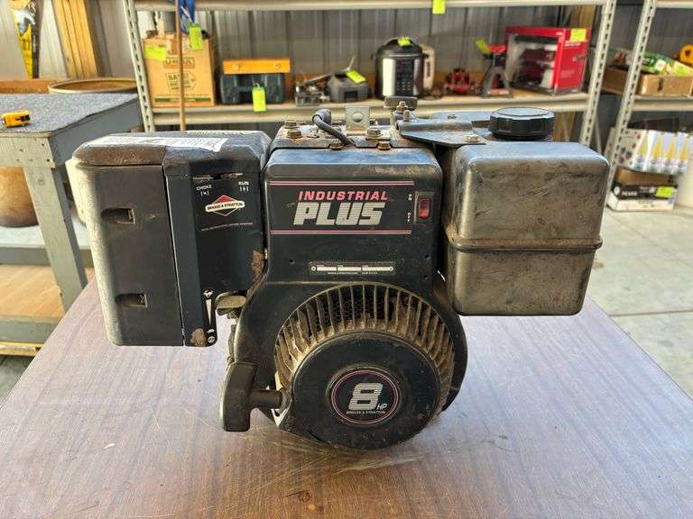 8hp Briggs & Stratton Engine - Lee Real Estate & Auction Service