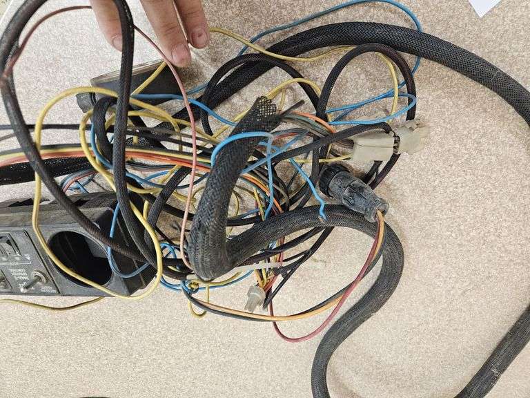 Miller Pro 1000 Field Sprayer - Lee Real Estate & Auction Service