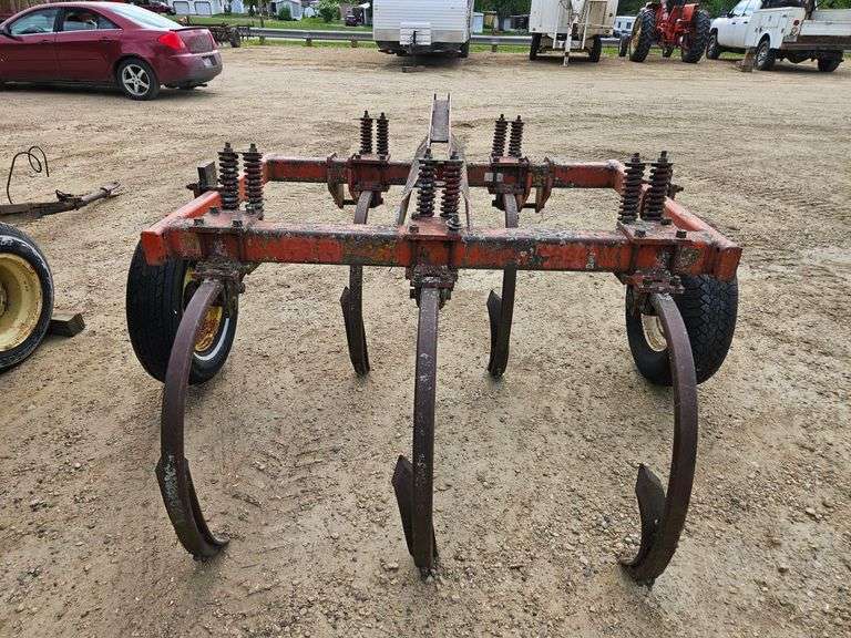 Case 5-shank Chisel Plow - Lee Real Estate & Auction Service