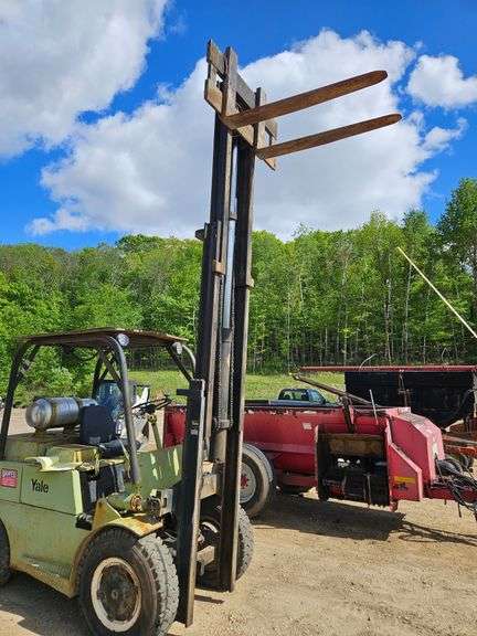 Yale LP Fork Lift (needs some TLC) - Lee Real Estate & Auction Service