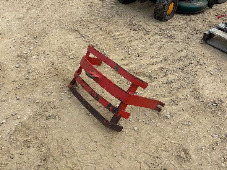 Ford Tractor Grill - Lee Real Estate & Auction Service