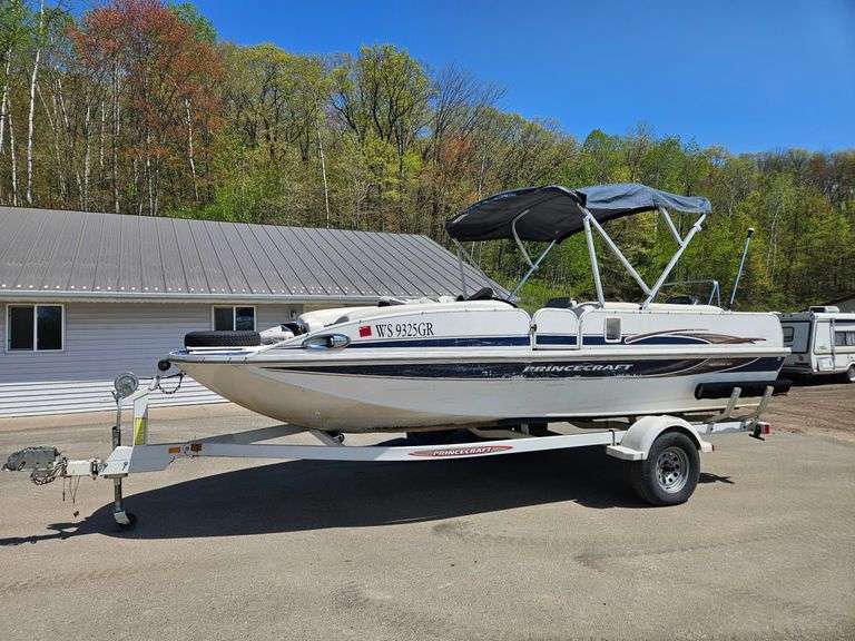 2004 Princecraft 19-ft. Deck Boat - Lee Real Estate & Auction Service