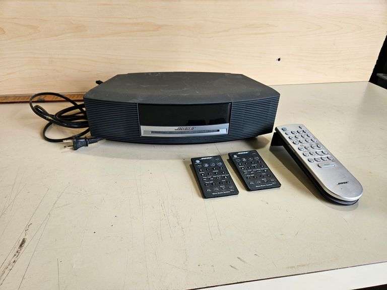 Bose Stereo - Lee Real Estate & Auction Service