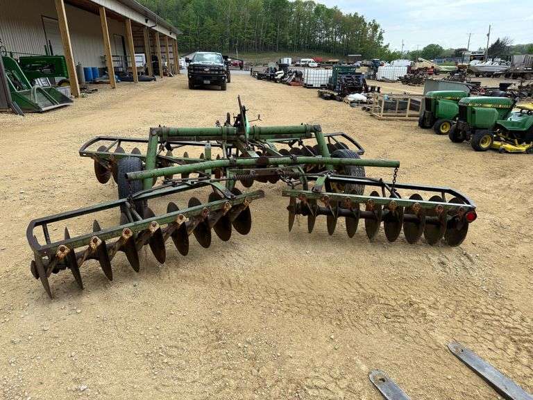 10’ John Deere Pull Type Disk - Lee Real Estate & Auction Service