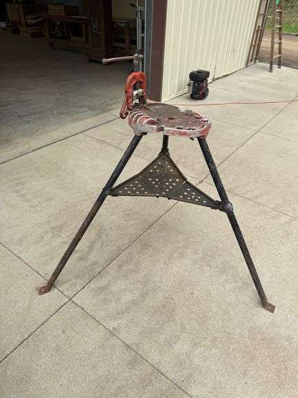 Ridgid No. 40A Pipe Vise - Lee Real Estate & Auction Service