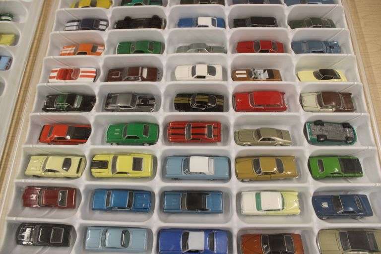 122 Matchbox cars in plastic displays w/covers - Lee Real Estate ...