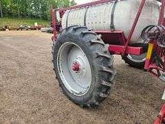 Miller Pro 1000 Field Sprayer - Lee Real Estate & Auction Service