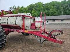 Miller Pro 1000 Field Sprayer - Lee Real Estate & Auction Service