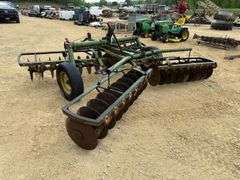 10’ John Deere Pull Type Disk - Lee Real Estate & Auction Service