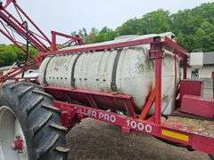 Miller Pro 1000 Field Sprayer - Lee Real Estate & Auction Service