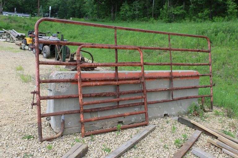 12' & 4' pipe gates - Lee Real Estate & Auction Service