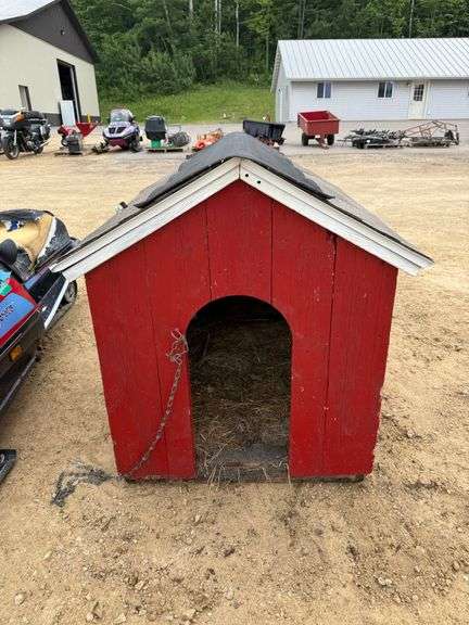 Homemade Dog House - Lee Real Estate & Auction Service