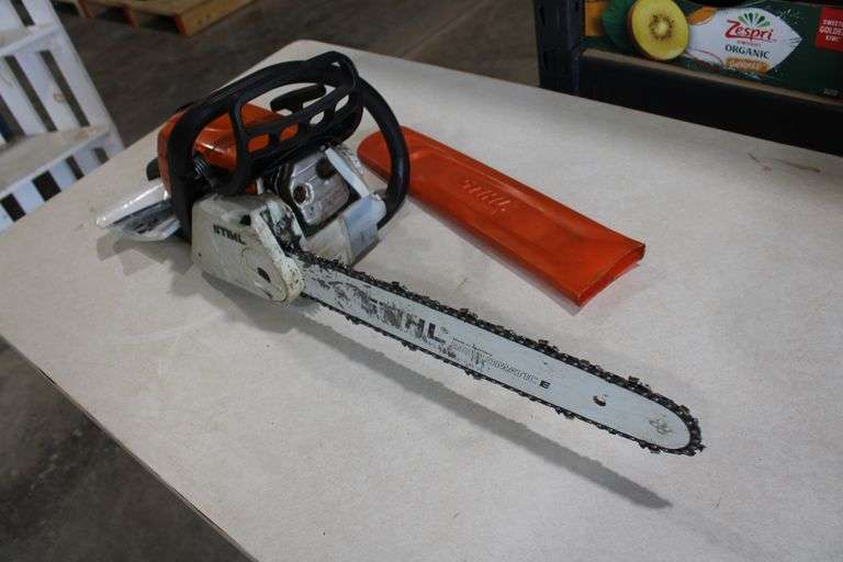 Stihl MS211C chainsaw, easy start - Lee Real Estate & Auction Service