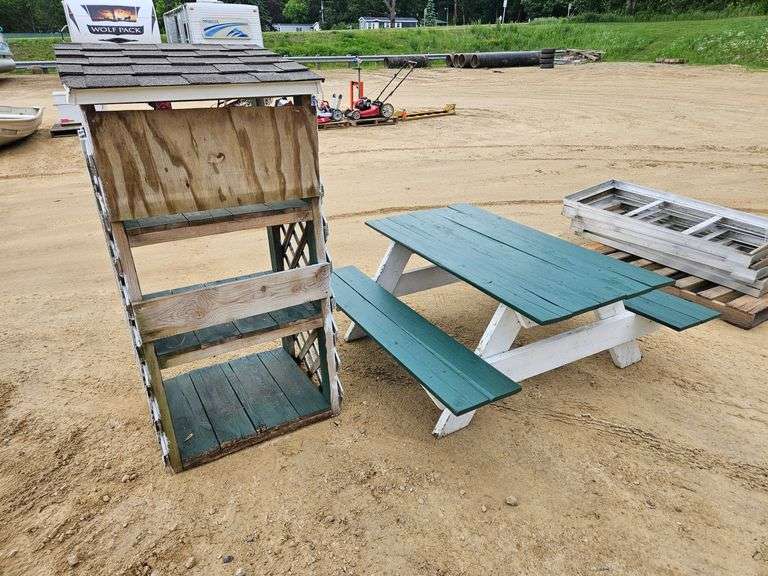 Picnic Table & Outdoor Shelf - Lee Real Estate & Auction Service