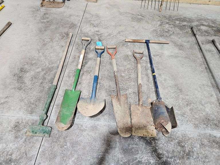 Short Handled Tools - Lee Real Estate & Auction Service