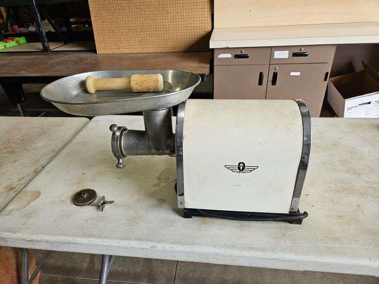 Electric Meat Grinder - Lee Real Estate & Auction Service