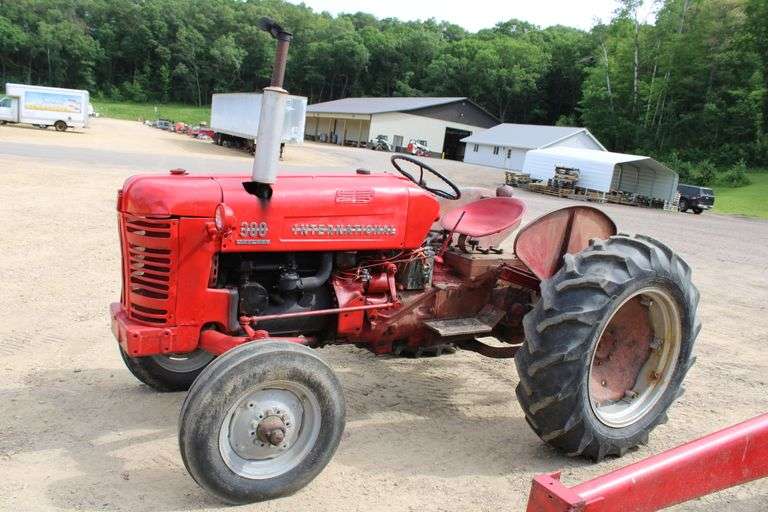 International 300 Utility tractor w/loader - Lee Real Estate & Auction ...