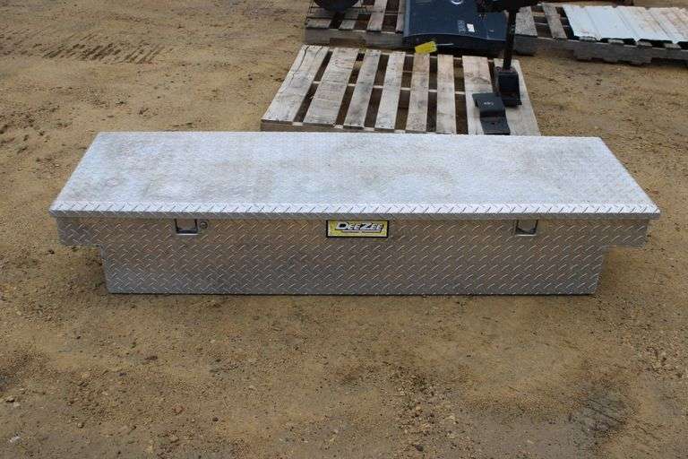 Deezee diamond plate truck tool box - Lee Real Estate & Auction Service